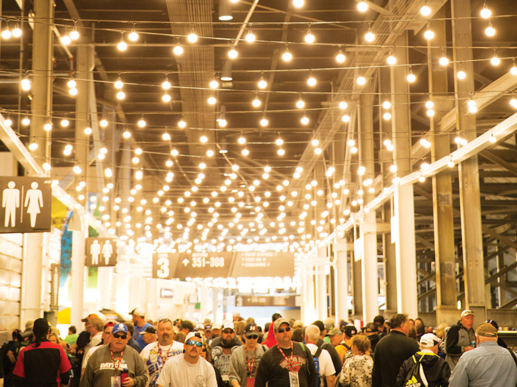 Daytona Trioval Club - VIP Daytona 500 Seating, Daytona 500 ...